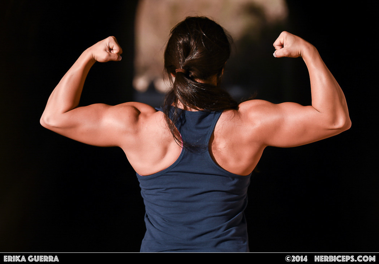 Female Muscle Videos and Photos - HerBiceps