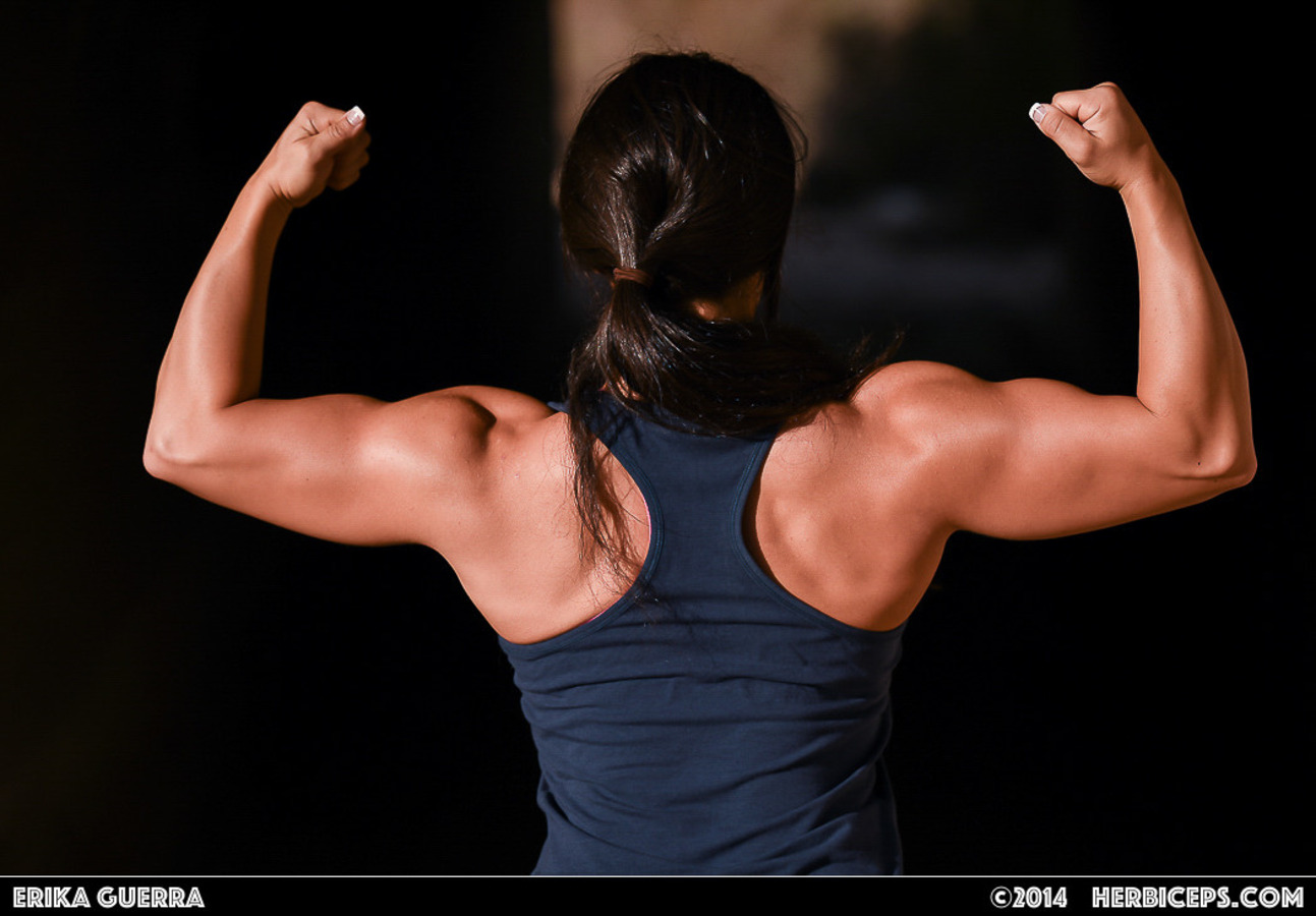 Female Muscle Videos and Photos - HerBiceps