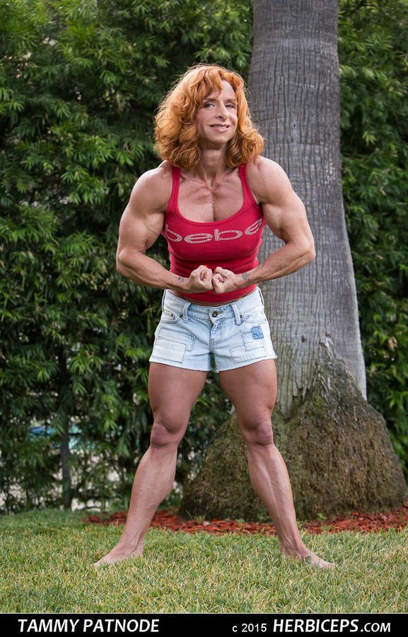 Female Muscle Videos and Photos - HerBiceps