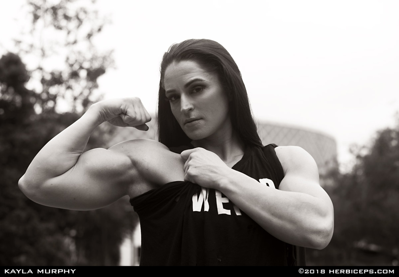 Female Muscle Videos and Photos - HerBiceps