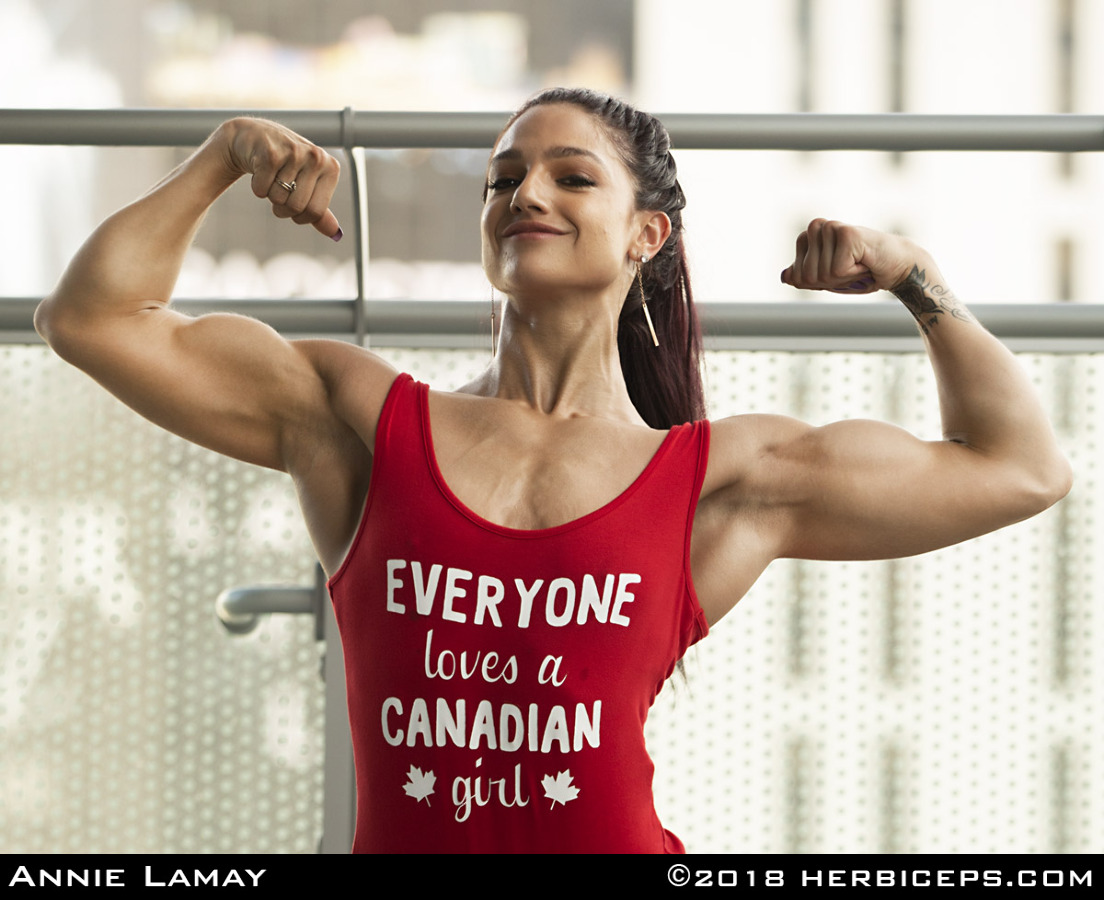 Female Muscle Videos and Photos - HerBiceps