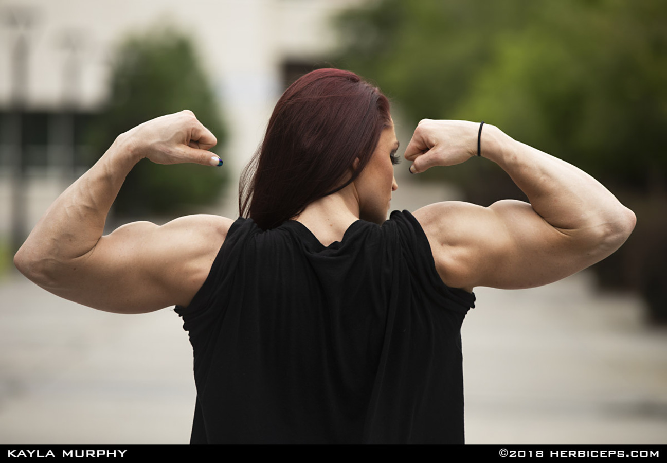 Female Muscle Videos and Photos - HerBiceps