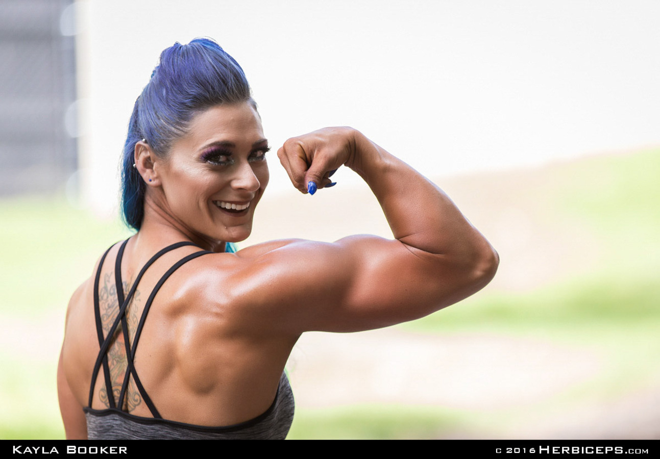 Female Muscle Videos and Photos - HerBiceps