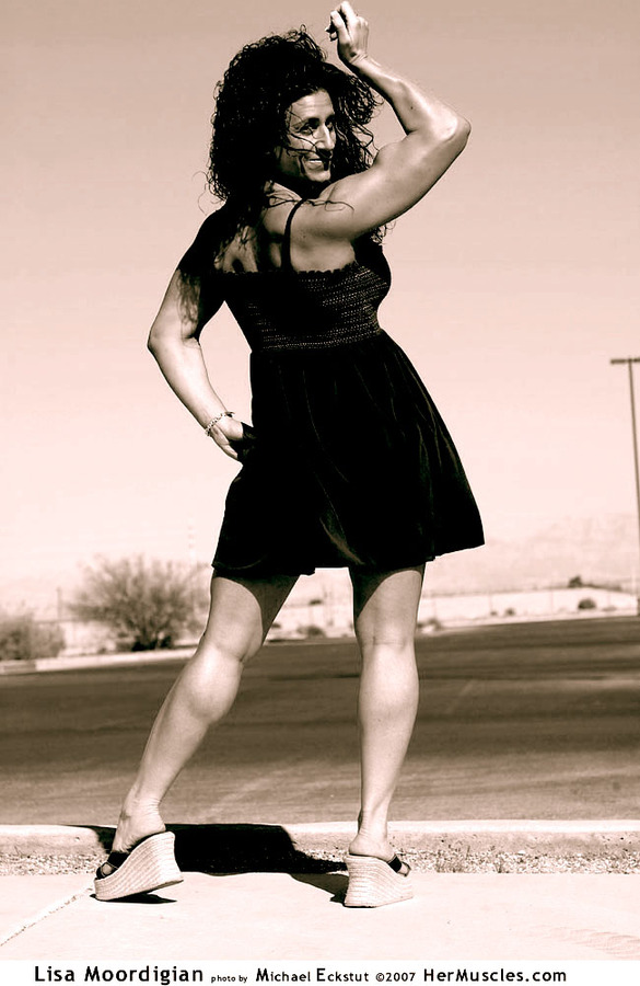 Female Muscle Videos and Photos - HerBiceps