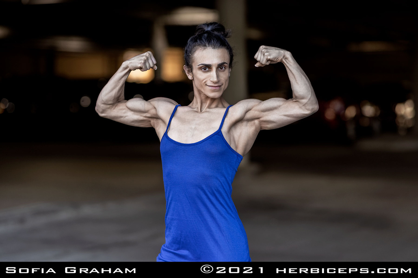 Female Muscle Videos and Photos - HerBiceps