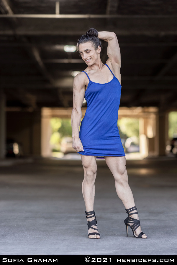 Female Muscle Videos and Photos - HerBiceps