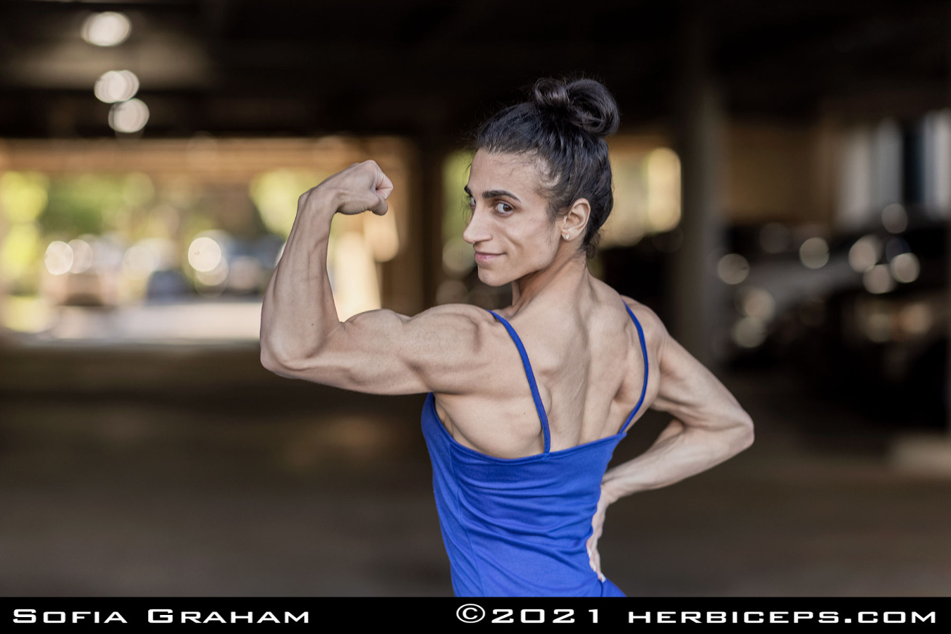 Female Muscle Videos and Photos - HerBiceps