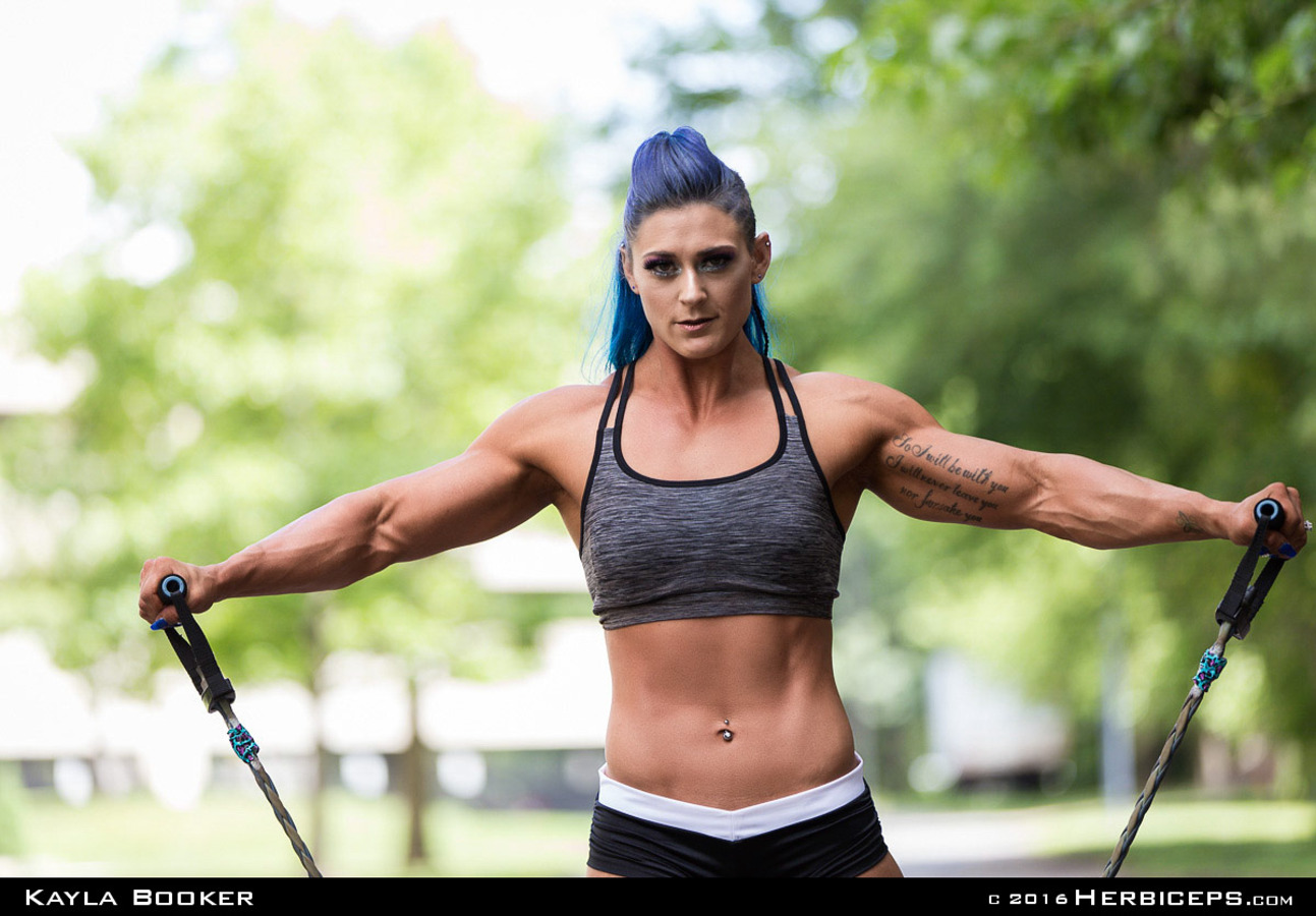 Female Muscle Videos and Photos - HerBiceps