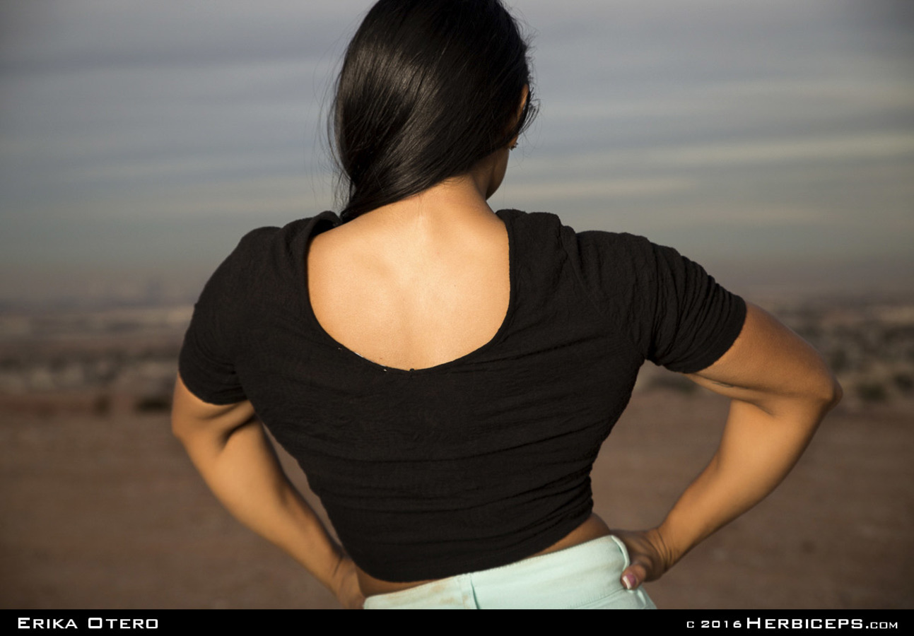 Female Muscle Videos and Photos - HerBiceps