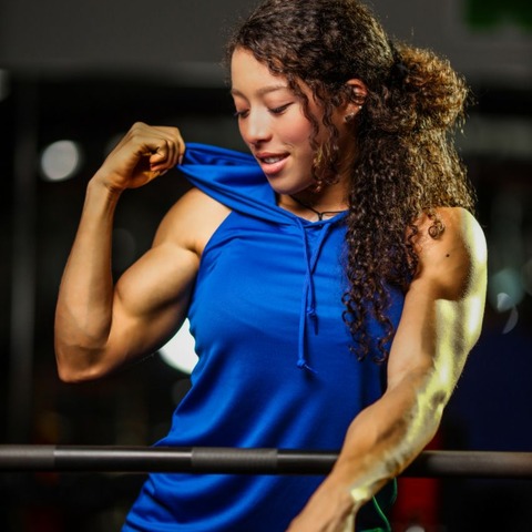 Carolynefit's profile at HerBicepsCam